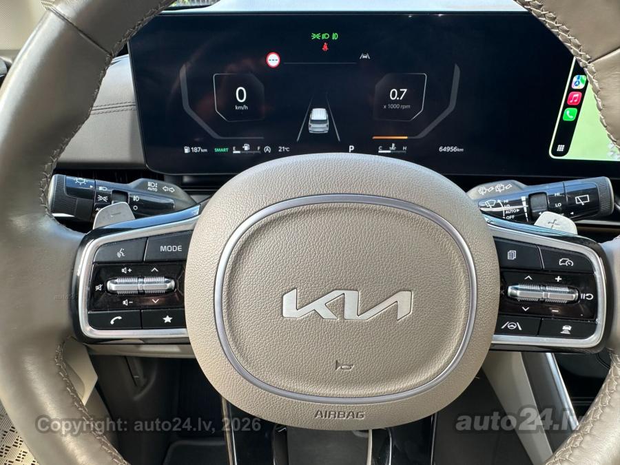 Black Kia Carnival 2024 in Tallinn, with an engine capacity of 2.20 L and mileage of 65 thousand km for 48880 €, photo 10 on AUTOMOTO.COM.LV