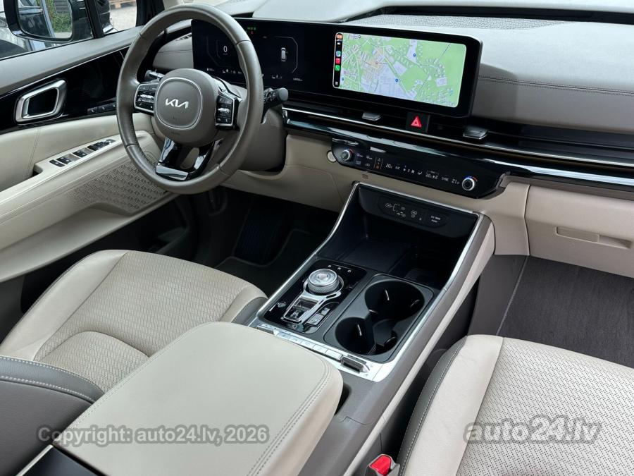 Black Kia Carnival 2024 in Tallinn, with an engine capacity of 2.20 L and mileage of 65 thousand km for 48880 €, photo 17 on AUTOMOTO.COM.LV