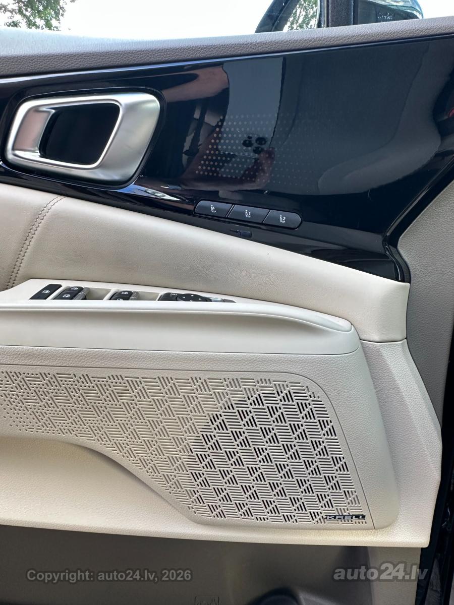 Black Kia Carnival 2024 in Tallinn, with an engine capacity of 2.20 L and mileage of 65 thousand km for 48880 €, photo 21 on AUTOMOTO.COM.LV