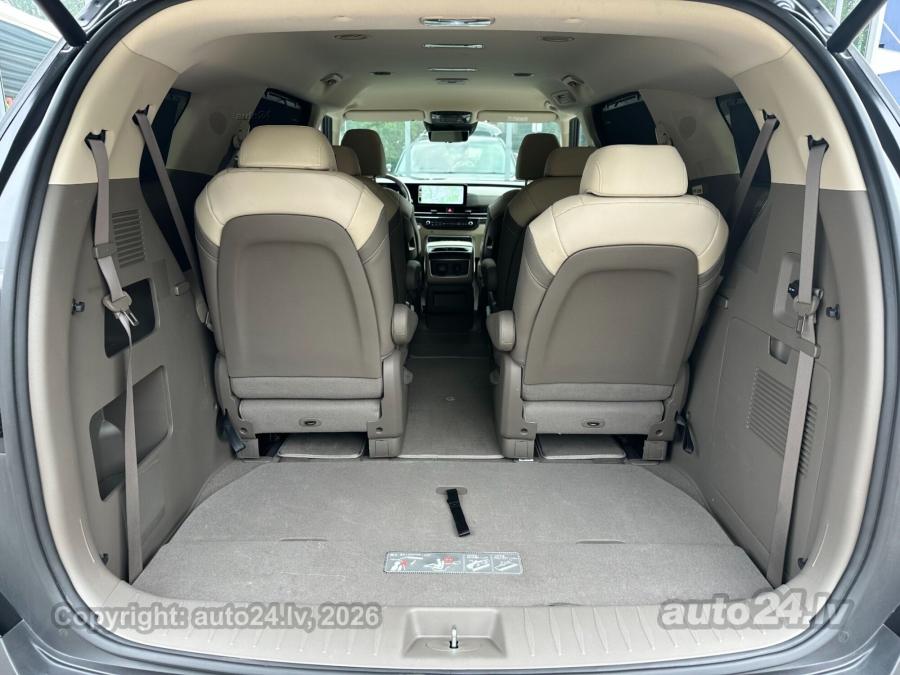 Black Kia Carnival 2024 in Tallinn, with an engine capacity of 2.20 L and mileage of 65 thousand km for 48880 €, photo 26 on AUTOMOTO.COM.LV