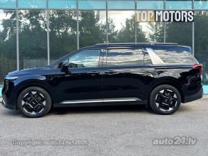 Black Kia Carnival 2024 in Tallinn, with an engine capacity of 2.20 L and mileage of 65 thousand km for 48880 €, photo 29 on AUTOMOTO.COM.LV