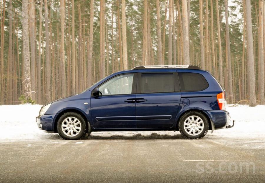 Blue Kia Carnival 2006 in Riga, with an engine capacity of 3.00 L and mileage of 294 thousand km for 2990 €, photo 5 on AUTOMOTO.COM.LV