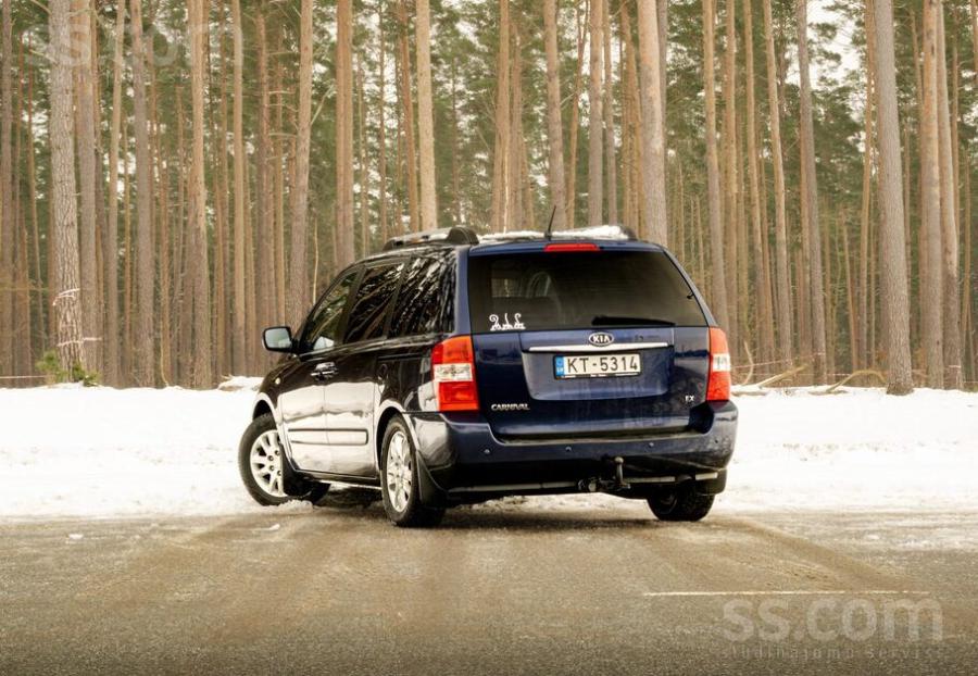 Blue Kia Carnival 2006 in Riga, with an engine capacity of 3.00 L and mileage of 294 thousand km for 2990 €, photo 7 on AUTOMOTO.COM.LV