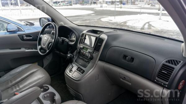 Zils Kia Carnival 2006 Rīga, ar dzinēja tilpumu 3.00 L un nobraukumu 294 tūkst. km par 2990 €, foto 9 vietnē AUTOMOTO.COM.LV