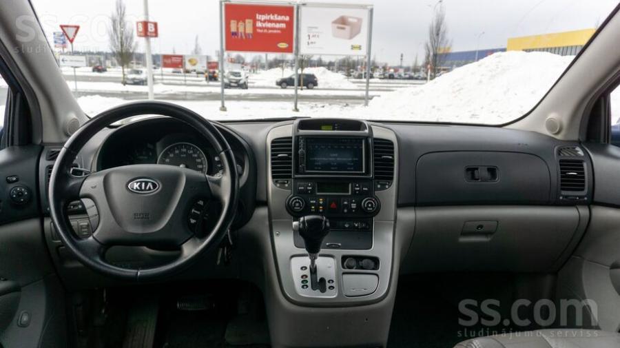 Blue Kia Carnival 2006 in Riga, with an engine capacity of 3.00 L and mileage of 294 thousand km for 2990 €, photo 10 on AUTOMOTO.COM.LV