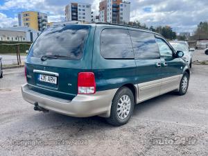 Green Kia Carnival 2002 in Tallinn, with an engine capacity of 2.90 L and mileage of 170 thousand km for 1850 €, photo 3 on AUTOMOTO.COM.LV