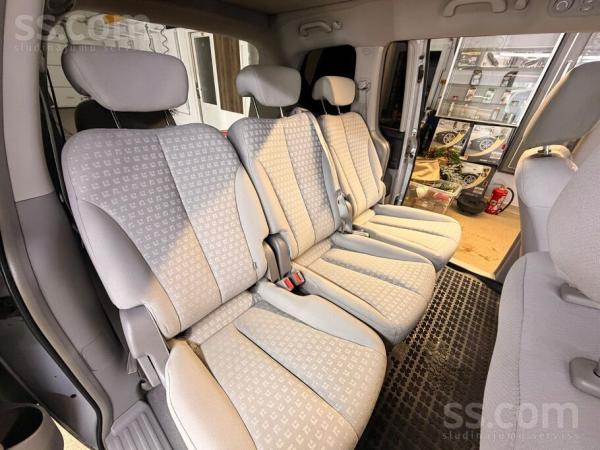 Pelēks Kia Carnival 2006 Rīga, ar dzinēja tilpumu 2.90 L un nobraukumu 280 tūkst. km par 1900 €, foto 7 vietnē AUTOMOTO.COM.LV