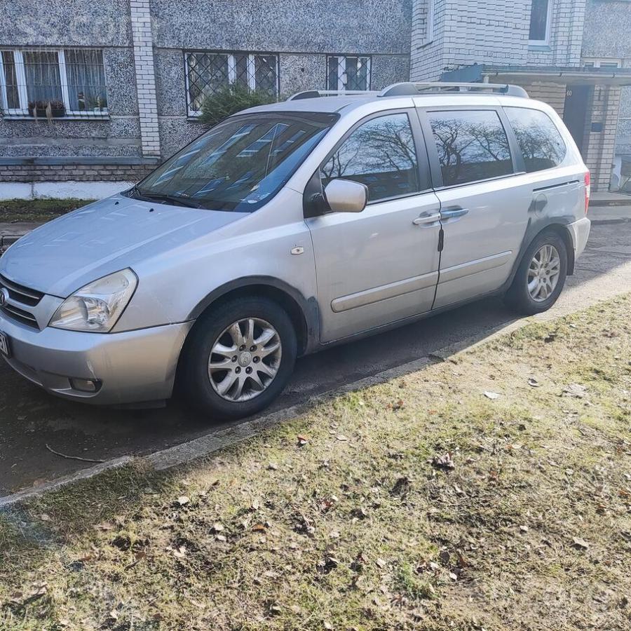 Серый Киа Карнивал 2006 в Рига, объемом двигателя 2.90 л и пробегом 275 тыс. км за 900 €, фото 3 на AUTOMOTO.COM.LV