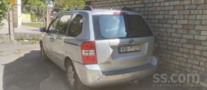 Grey Kia Carnival 2007 in Riga, with an engine capacity of 2.90 L and mileage of 240 thousand km for 2000 €, photo 4 on AUTOMOTO.COM.LV