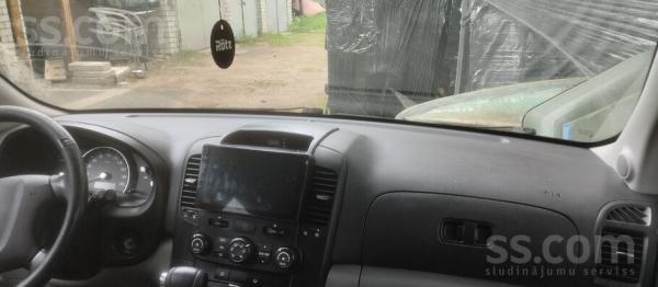 Pelēks Kia Carnival 2007 Rīga, ar dzinēja tilpumu 2.90 L un nobraukumu 240 tūkst. km par 2000 €, foto 4 vietnē AUTOMOTO.COM.LV