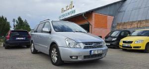 Pelēks Kia Carnival 2008 Valmiera, ar dzinēja tilpumu 2.90 L un nobraukumu 372 tūkst. km par 1500 €, foto  vietnē AUTOMOTO.COM.LV