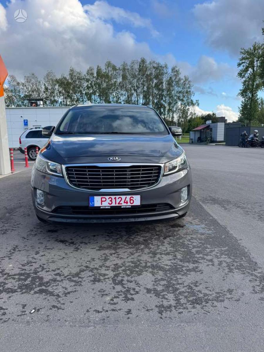 Grey Kia Carnival 2018 in Vilnius, with an engine capacity of 2.20 L and mileage of 126 thousand km for 9000 €, photo 1 on AUTOMOTO.COM.LV