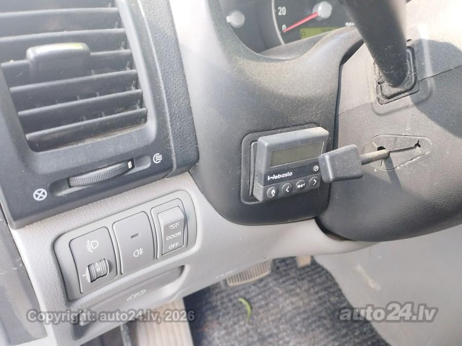 Pelēks Kia Carnival 2006 Rapla, ar dzinēja tilpumu 2.90 L un nobraukumu 0 tūkst. km par 650 €, foto 16 vietnē AUTOMOTO.COM.LV