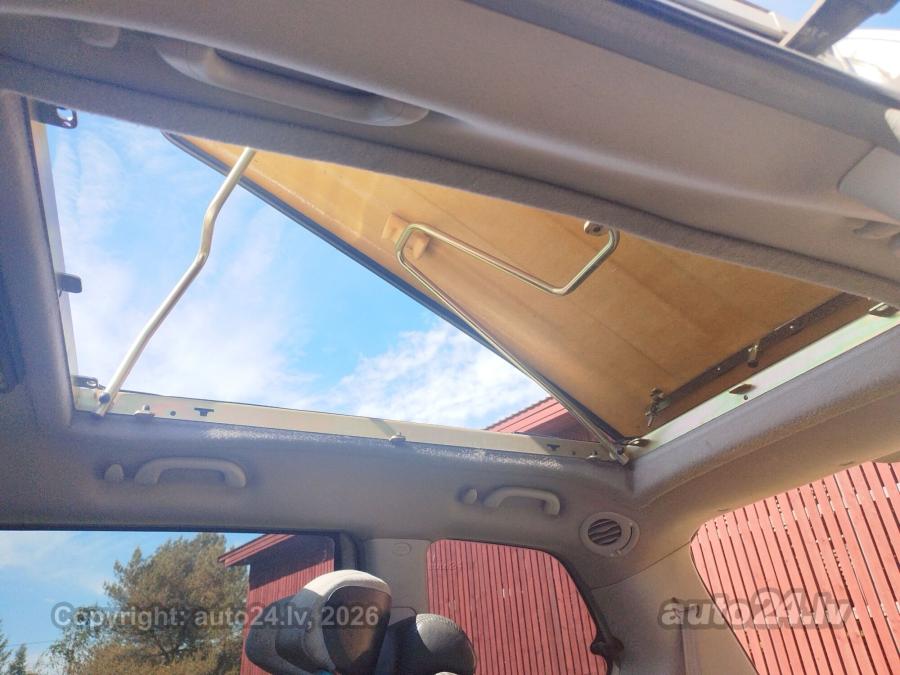 Pelēks Kia Carnival 2006 Rapla, ar dzinēja tilpumu 2.90 L un nobraukumu 0 tūkst. km par 650 €, foto 20 vietnē AUTOMOTO.COM.LV