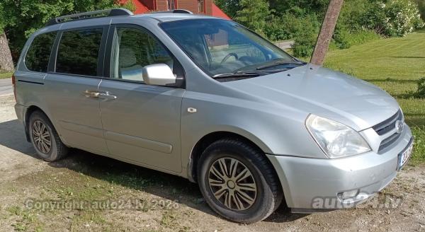 Grey Kia Carnival 2007 in Parnu, with an engine capacity of 2.90 L and mileage of 263 thousand km for 1100 €, photo 2 on AUTOMOTO.COM.LV