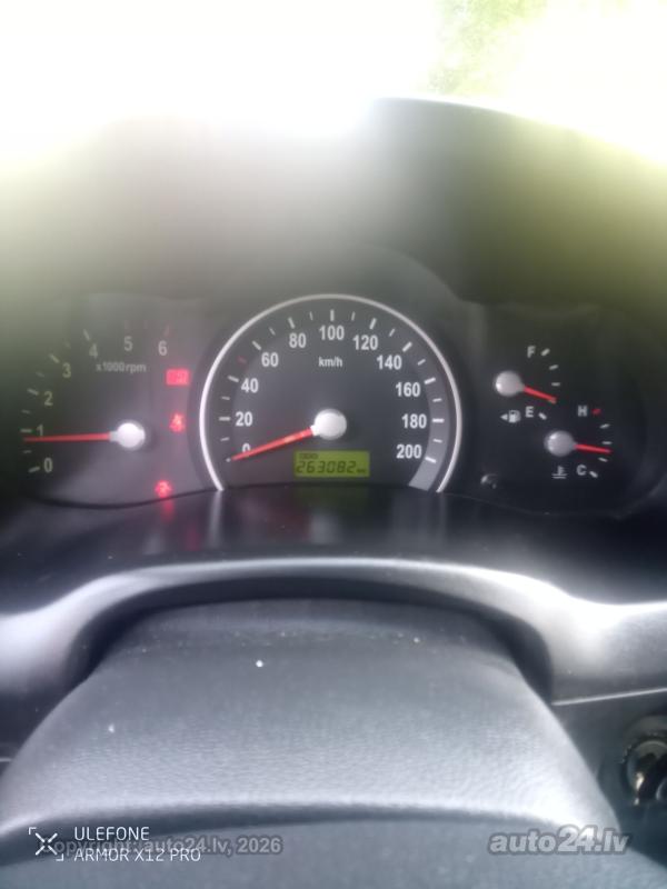 Grey Kia Carnival 2007 in Rapla, with an engine capacity of 2.90 L and mileage of 260 thousand km for 999 €, photo 7 on AUTOMOTO.COM.LV