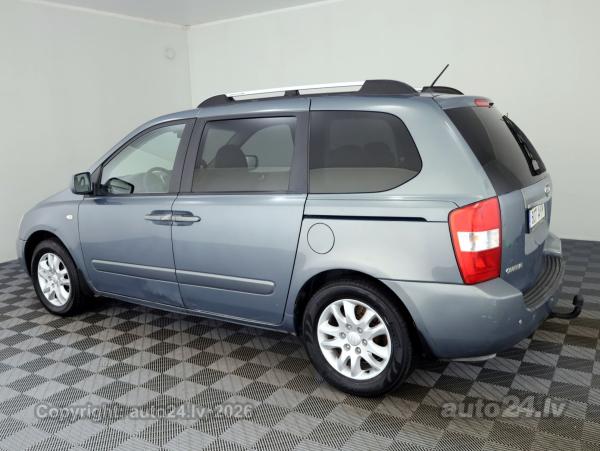 Pelēks Kia Carnival 2007 Tallina, ar dzinēja tilpumu 2.90 L un nobraukumu 239 tūkst. km par 1699 €, foto 4 vietnē AUTOMOTO.COM.LV