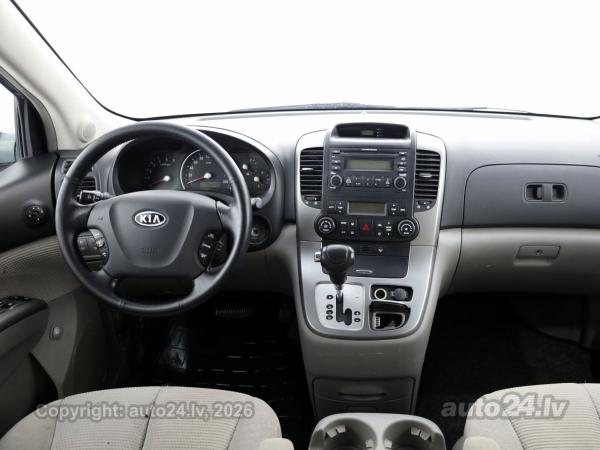 Pelēks Kia Carnival 2007 Tallina, ar dzinēja tilpumu 2.90 L un nobraukumu 239 tūkst. km par 1699 €, foto 5 vietnē AUTOMOTO.COM.LV