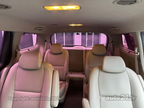 Pelēks Kia Carnival 2015 Tallina, ar dzinēja tilpumu 2.20 L un nobraukumu 155 tūkst. km par 18900 €, foto 11 vietnē AUTOMOTO.COM.LV