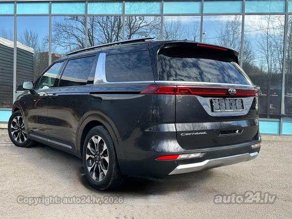 Grey Kia Carnival 2021 in Tallinn, with an engine capacity of 2.20 L and mileage of 110 thousand km for 35880 €, photo 6 on AUTOMOTO.COM.LV