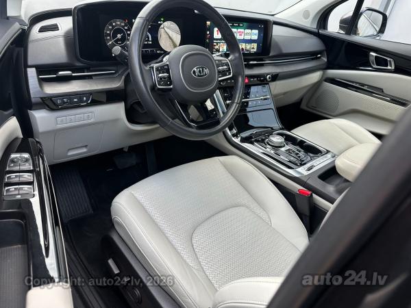 Grey Kia Carnival 2021 in Tallinn, with an engine capacity of 2.20 L and mileage of 110 thousand km for 35880 €, photo 9 on AUTOMOTO.COM.LV
