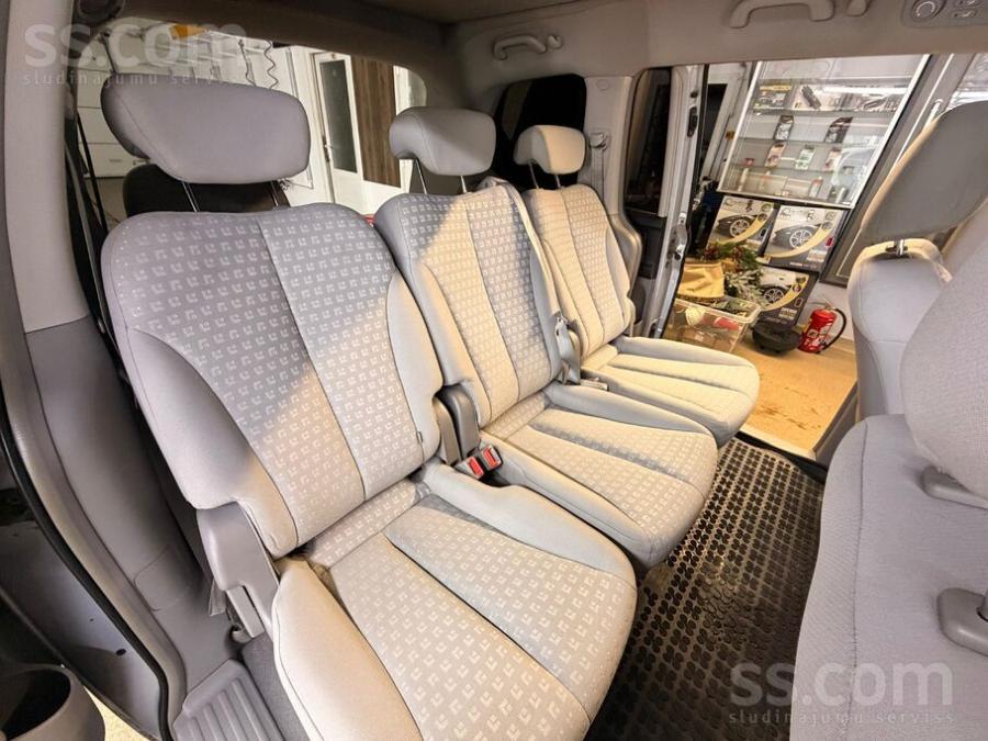 Kia Carnival 2006 in Riga, with an engine capacity of 2.90 L and mileage of 280 thousand km for 2500 €, photo 3 on AUTOMOTO.COM.LV