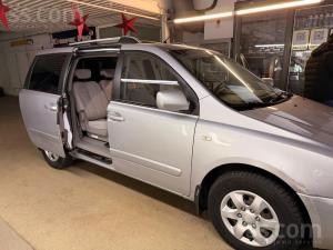 Kia Carnival 2006 in Riga, with an engine capacity of 2.90 L and mileage of 280 thousand km for 2500 €, photo 4 on AUTOMOTO.COM.LV