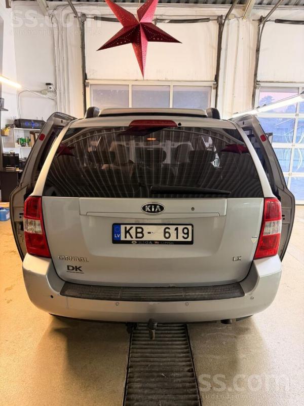 Kia Carnival 2006 Rīga, ar dzinēja tilpumu 2.90 L un nobraukumu 280 tūkst. km par 2500 €, foto 6 vietnē AUTOMOTO.COM.LV