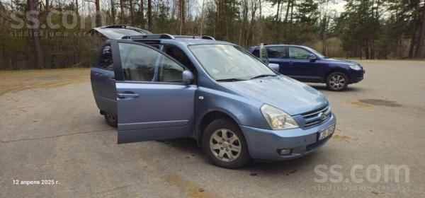 Kia Carnival 2007 in Riga, with an engine capacity of 2.90 L and mileage of 278 thousand km for 1800 €, photo 5 on AUTOMOTO.COM.LV