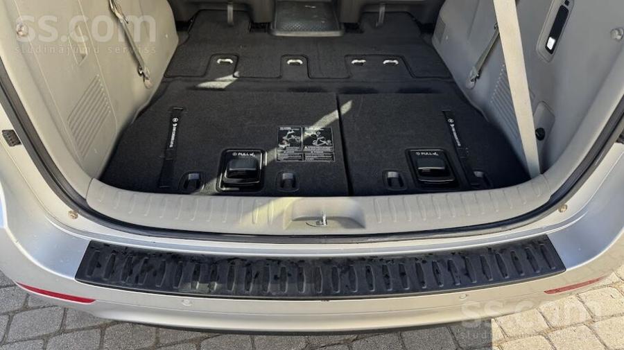Kia Carnival 2015 in Jurmala, with an engine capacity of 3.30 L and mileage of 174 thousand km for 11200 €, photo 14 on AUTOMOTO.COM.LV