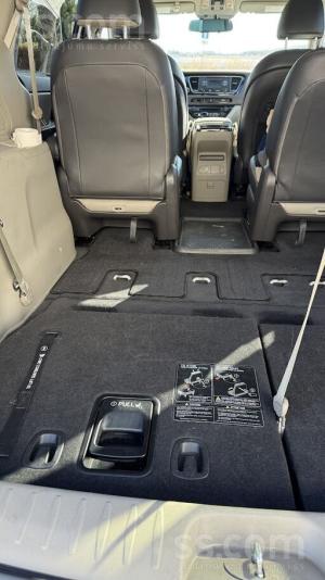 Kia Carnival 2015 in Jurmala, with an engine capacity of 3.30 L and mileage of 174 thousand km for 11200 €, photo 15 on AUTOMOTO.COM.LV