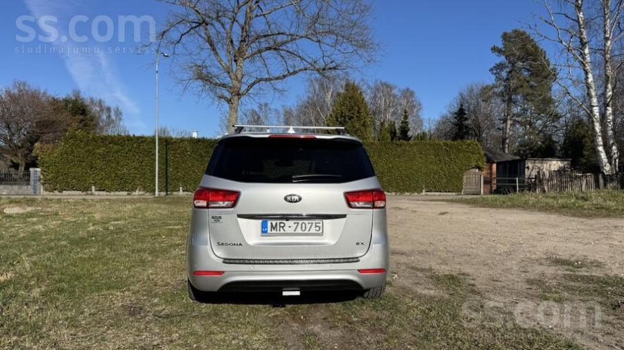 Kia Carnival 2015 in Jurmala, with an engine capacity of 3.30 L and mileage of 174 thousand km for 11200 €, photo 16 on AUTOMOTO.COM.LV
