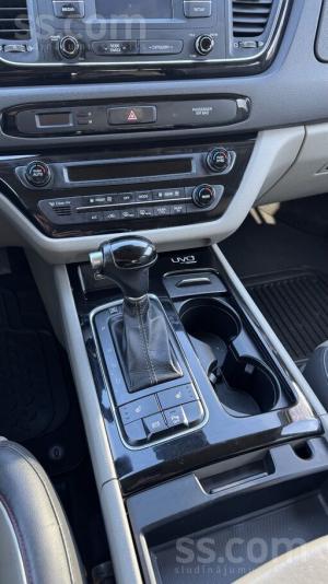 Kia Carnival 2015 in Jurmala, with an engine capacity of 3.30 L and mileage of 174 thousand km for 11200 €, photo 18 on AUTOMOTO.COM.LV