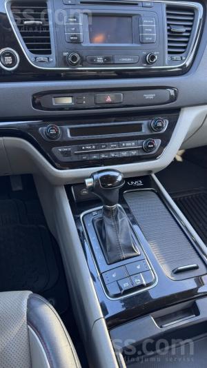 Kia Carnival 2015 in Jurmala, with an engine capacity of 3.30 L and mileage of 174 thousand km for 11200 €, photo 19 on AUTOMOTO.COM.LV