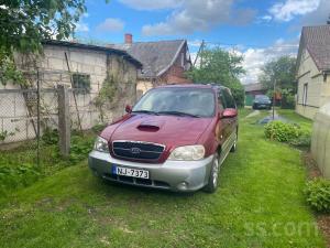 Red Kia Carnival 2006 in Preili, with an engine capacity of 2.90 L and mileage of 159 thousand km for 1900 €, photo 3 on AUTOMOTO.COM.LV