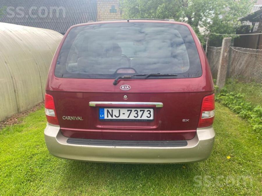 Red Kia Carnival 2006 in Preili, with an engine capacity of 2.90 L and mileage of 159 thousand km for 1900 €, photo 7 on AUTOMOTO.COM.LV