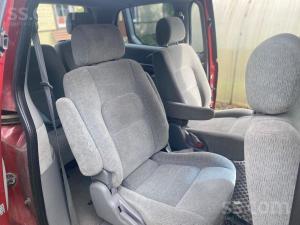 Red Kia Carnival 2006 in Preili, with an engine capacity of 2.90 L and mileage of 159 thousand km for 1900 €, photo 12 on AUTOMOTO.COM.LV