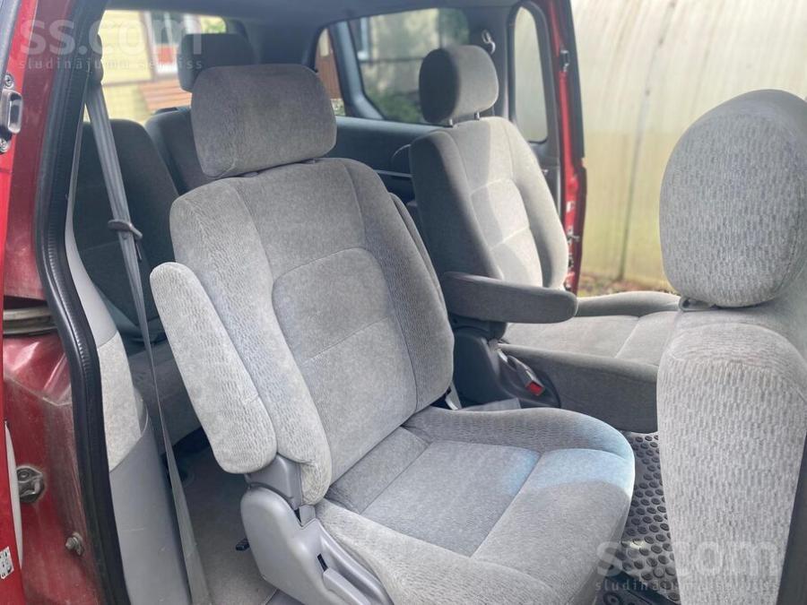 Red Kia Carnival 2006 in Preili, with an engine capacity of 2.90 L and mileage of 159 thousand km for 1900 €, photo 12 on AUTOMOTO.COM.LV