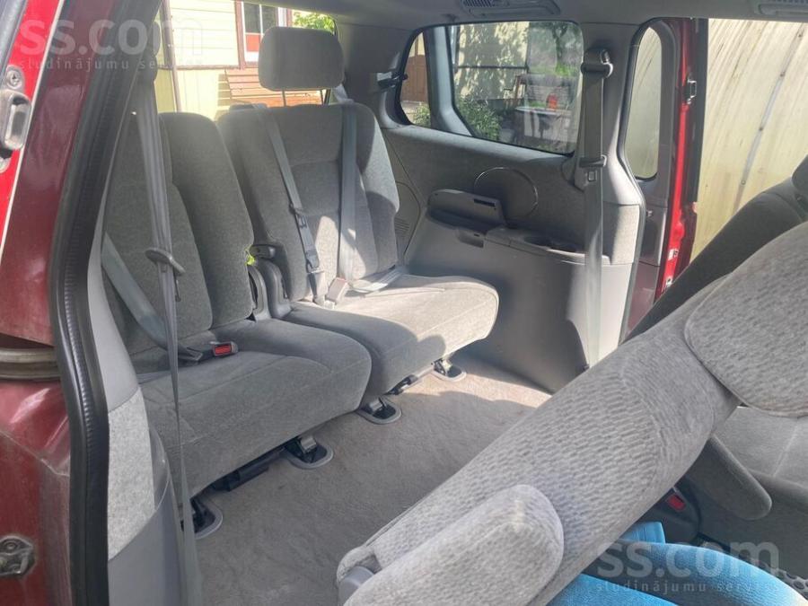 Red Kia Carnival 2006 in Preili, with an engine capacity of 2.90 L and mileage of 159 thousand km for 1900 €, photo 14 on AUTOMOTO.COM.LV