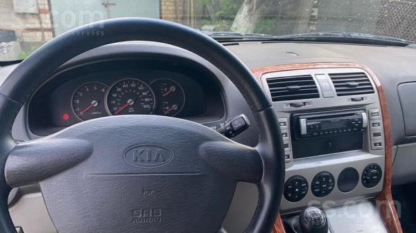 Red Kia Carnival 2006 in Preili, with an engine capacity of 2.90 L and mileage of 159 thousand km for 1500 €, photo 7 on AUTOMOTO.COM.LV