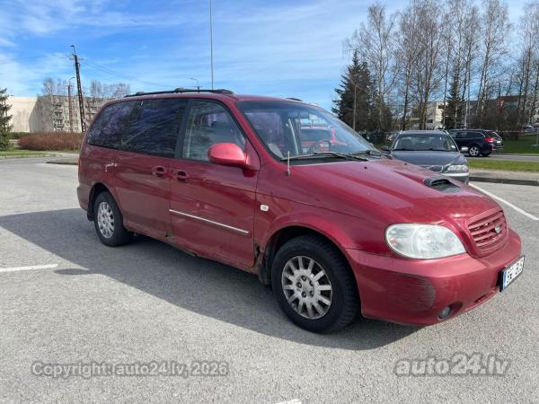 Red Kia Carnival 2002 in Tallinn, with an engine capacity of 2.90 L and mileage of 246 thousand km for 590 €, photo 2 on AUTOMOTO.COM.LV