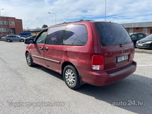 Red Kia Carnival 2002 in Tallinn, with an engine capacity of 2.90 L and mileage of 246 thousand km for 590 €, photo 4 on AUTOMOTO.COM.LV