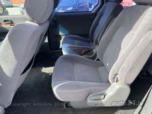 Red Kia Carnival 2002 in Tallinn, with an engine capacity of 2.90 L and mileage of 246 thousand km for 590 €, photo 6 on AUTOMOTO.COM.LV