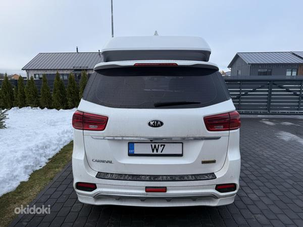 White Kia Carnival 2019 in Tallinn, with an engine capacity of 2.20 L and mileage of 90 thousand km for 33000 €, photo 5 on AUTOMOTO.COM.LV