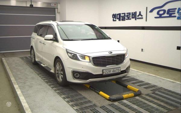 Kia Carnival 2017 KauÅa vietnÄ Balts Kia Carnival 2017 KauÅa, ar dzinÄja tilpumu 2.20 L un nobraukumu 180 tÅ«kst. km par 11200 ā¬, foto 1 vietnÄ AUTOMOTO.COM.LV