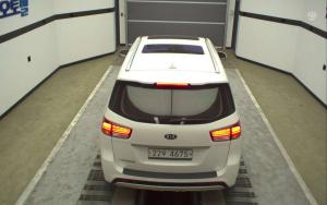 Balts Kia Carnival 2017 Kauņa, ar dzinēja tilpumu 2.20 L un nobraukumu 180 tūkst. km par 11200 €, foto 6 vietnē AUTOMOTO.COM.LV