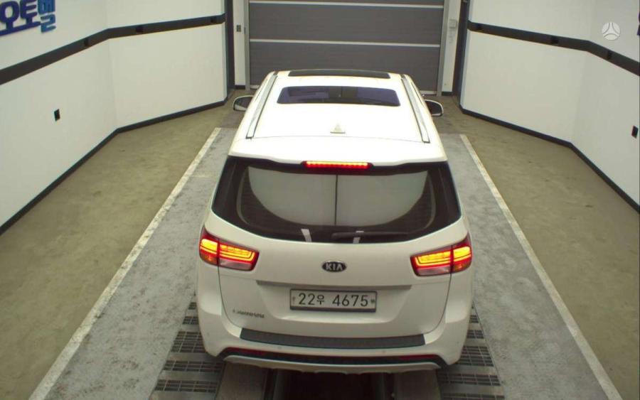 Balts Kia Carnival 2017 Kauņa, ar dzinēja tilpumu 2.20 L un nobraukumu 180 tūkst. km par 11200 €, foto 6 vietnē AUTOMOTO.COM.LV
