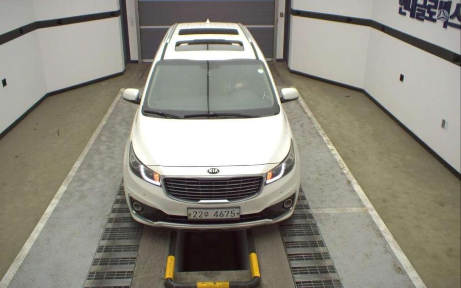 Balts Kia Carnival 2017 Kauņa, ar dzinēja tilpumu 2.20 L un nobraukumu 180 tūkst. km par 11200 €, foto 7 vietnē AUTOMOTO.COM.LV
