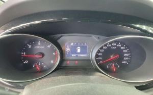 Balts Kia Carnival 2017 Kauņa, ar dzinēja tilpumu 2.20 L un nobraukumu 180 tūkst. km par 11200 €, foto 12 vietnē AUTOMOTO.COM.LV