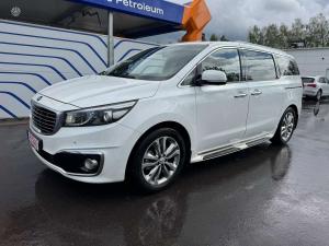 White Kia Carnival 2018 in Vilnius, with an engine capacity of 2.20 L and mileage of 216 thousand km for 10500 €, photo  on AUTOMOTO.COM.LV